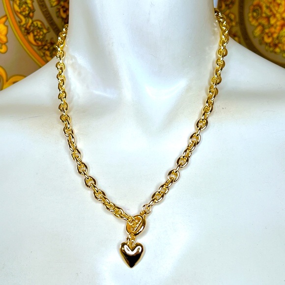 Bloomingdale's | Jewelry | 8k Gold Plated 18 Heart Toggle Oval Chain ...